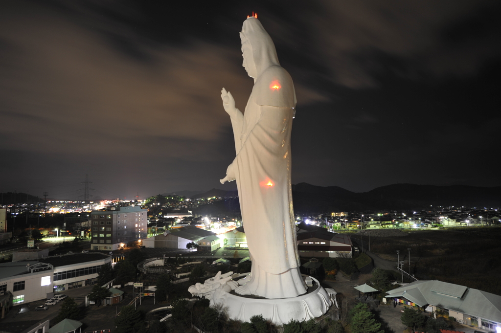夜の仙台大観音 By Sin Nosuke (id:917724) 写真共有サイトphotohito